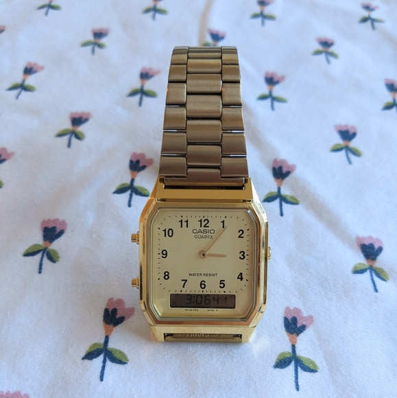 Casio | Accessories | Casio Gold Quartz Face Unisex Digital And Analog ...